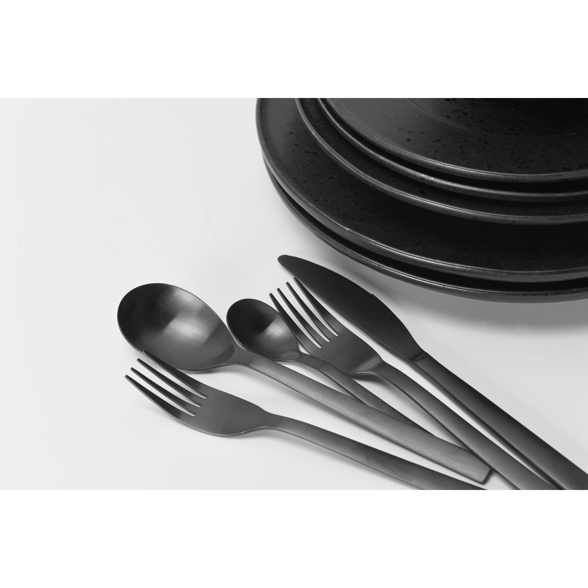 Modern House, black panther bestikk 16d - Kitchn.no