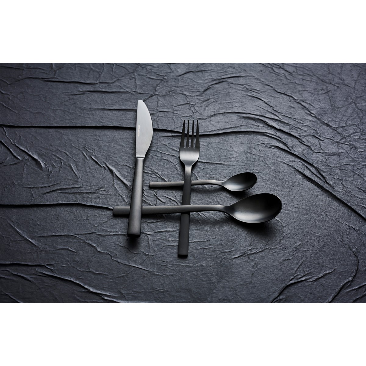 Modern House, black panther bestikk 16d - Kitchn.no